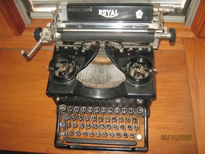 Vintage Royal no. 10 typewriter 1933 Serial number SX1566136 AS -IS ...