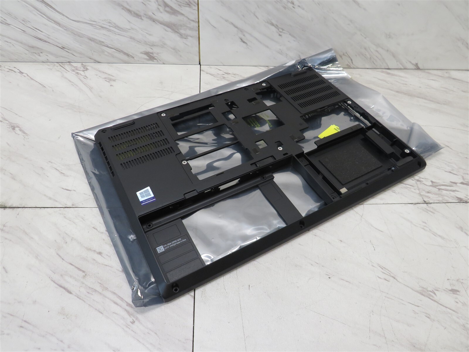 Lenovo ThinkPad P52 Bottom Base Lower Cover Black 01HY780 for sale ...