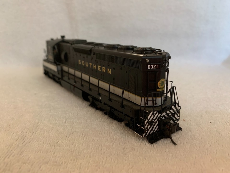 Atlas Silver Master Series HO Southern SD-24 Locomotive each sold ...