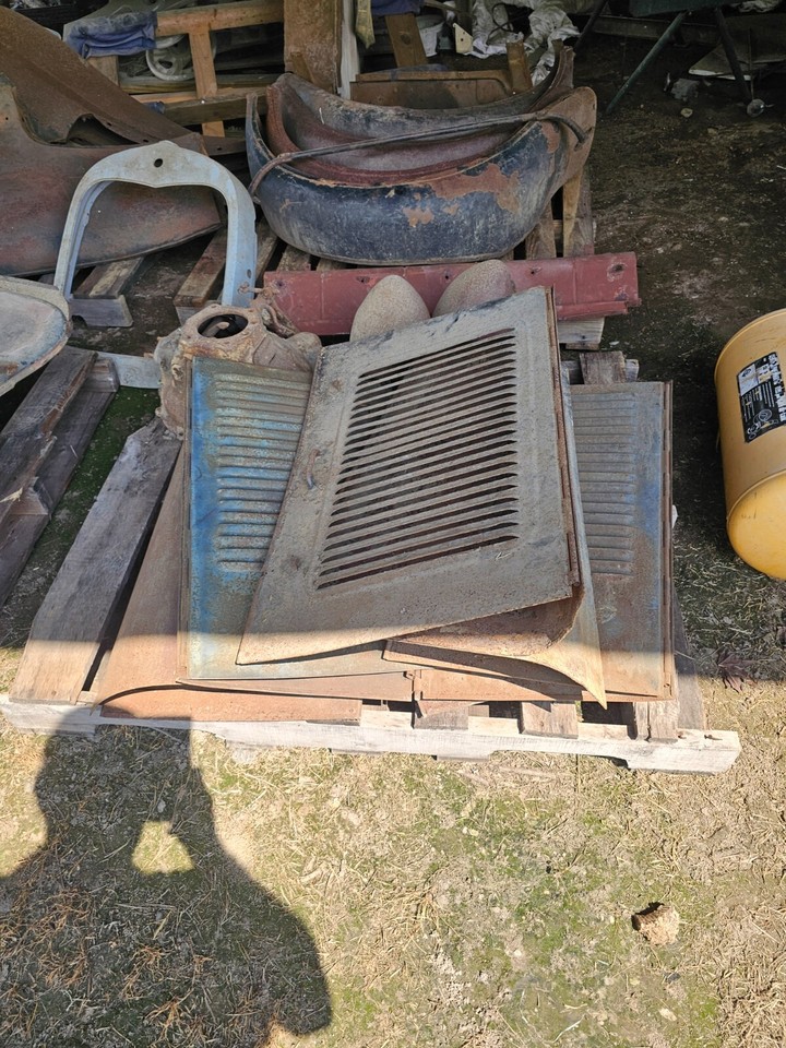 Ford Model A Parts 1928 1929 Gas Tanks, Hoods, Fenders, Lights, Rims ...