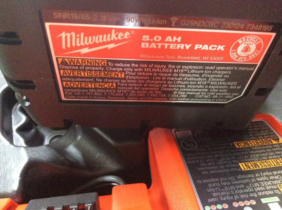 NEW Milwaukee 2821-21 M18 FUEL 18V Cordless SAWZALL Reciprocating Saw ...