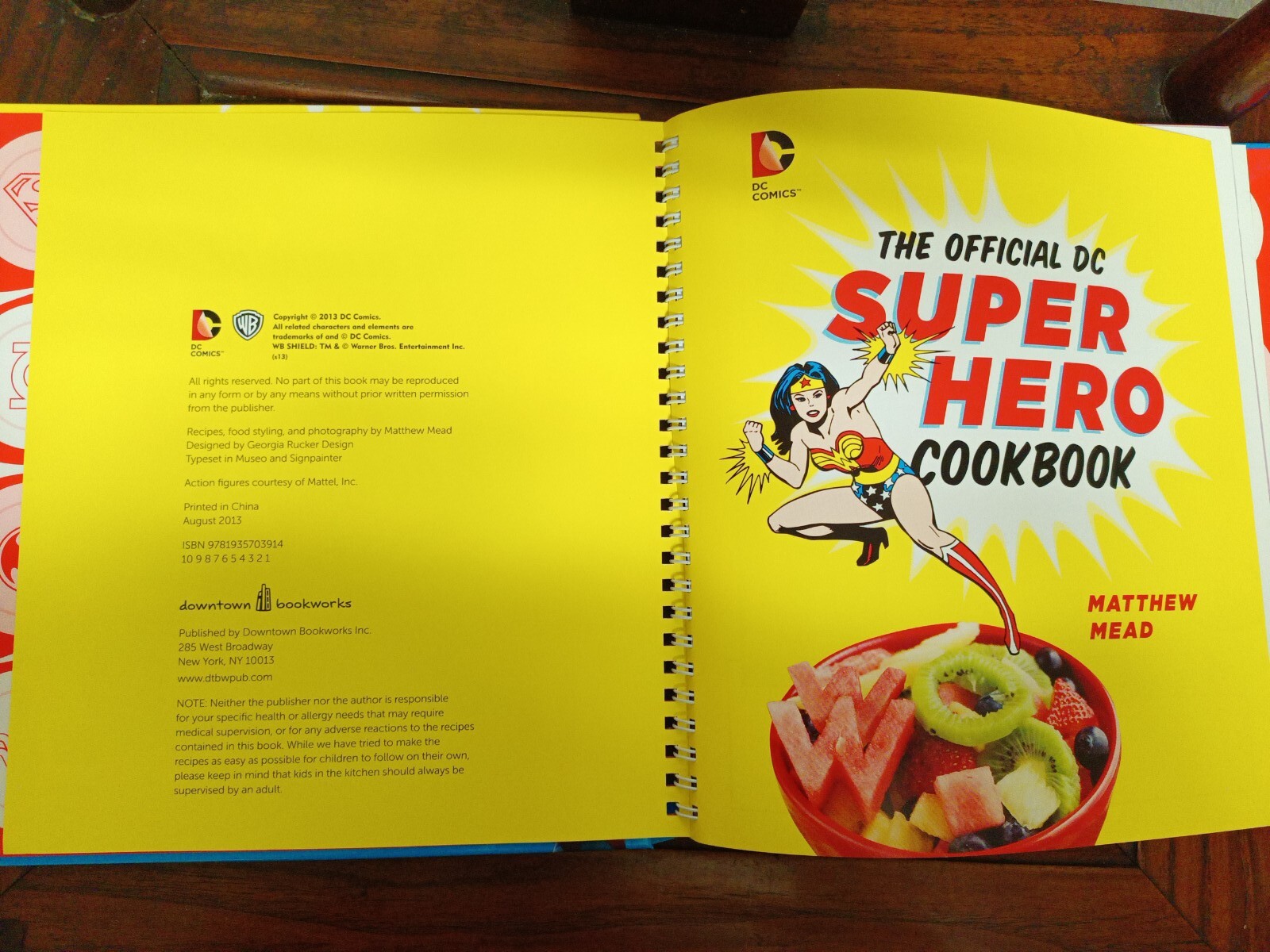 DC Super Heroes Ser.: The Official DC Super Hero Cookbook : 60+ Simple ...