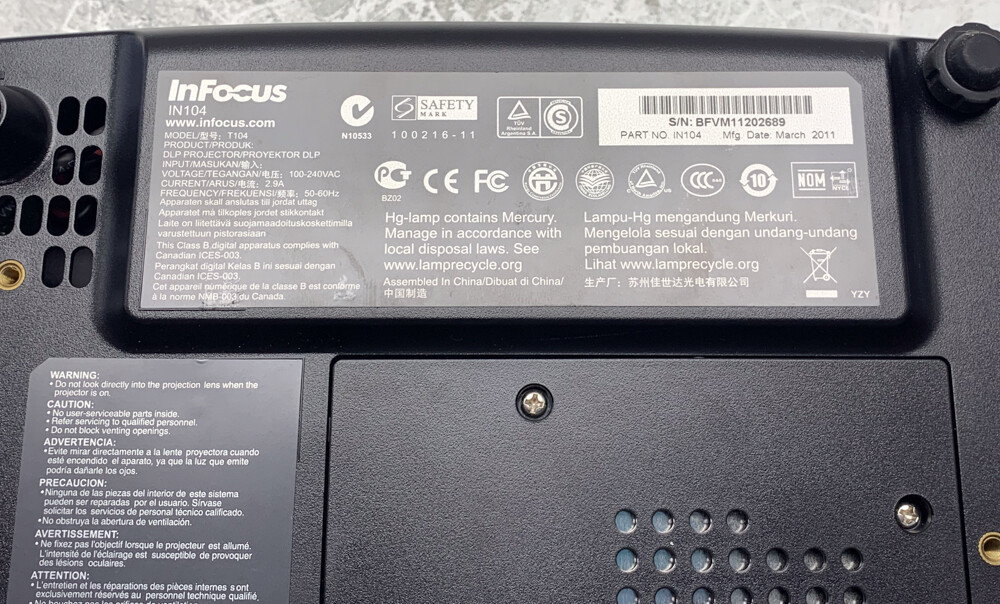 Lightly used InFocus IN104 DLP Projector w/ case, power cord, and VGA ...