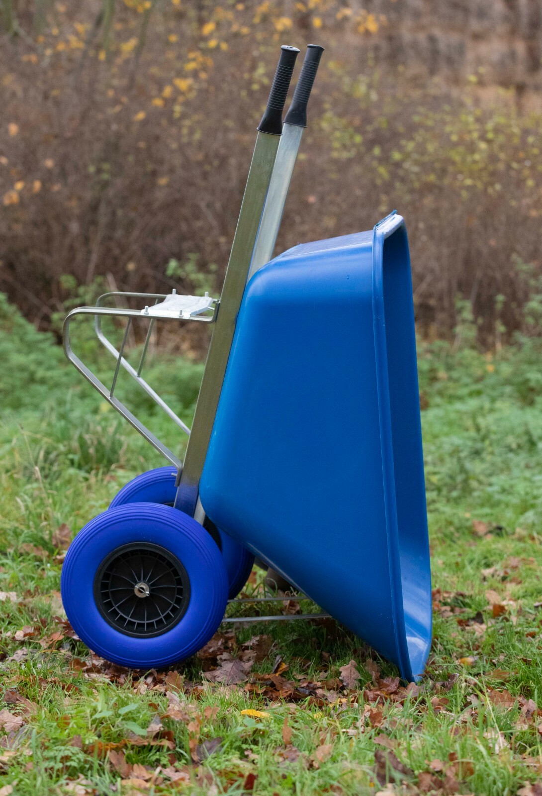 PUNCTURE PROOF OX WHEELBARROW 120L 160L 200L Garden Stable Foam Tyres ...