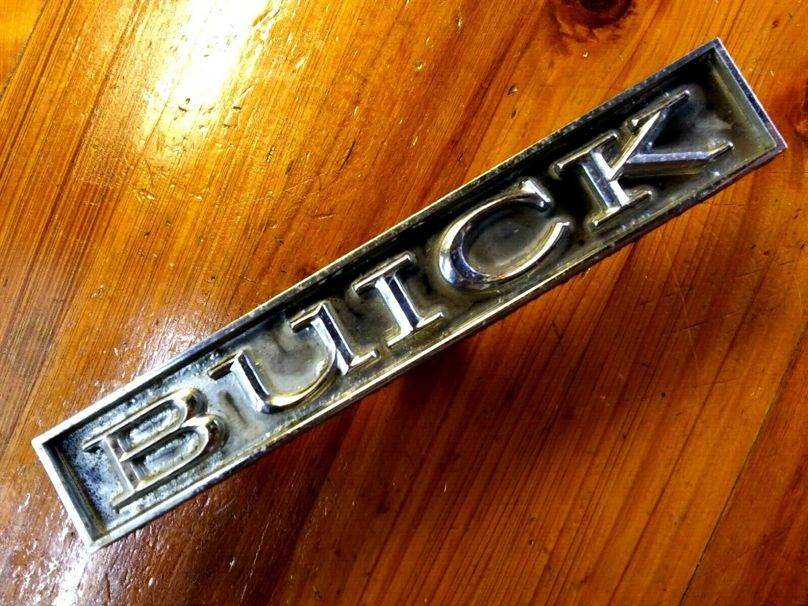 74 75 76 Original Buick Emblem 1700885 - Vintage GM OEM Skylark Badge ...