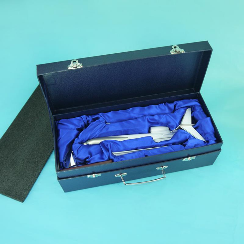 1:100 Scale Gulfstream G650ER Business Private Jet Model Gift Boxed ...