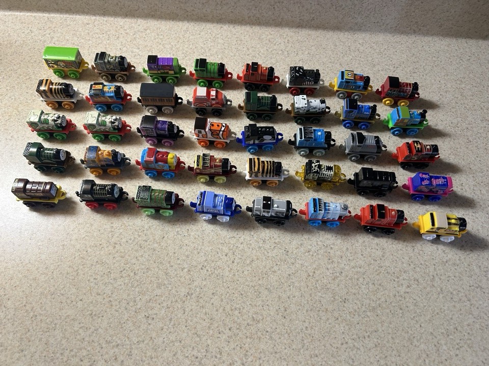40 Piece Thomas & Friends Micro-Minis Mini Train Set Collection | eBay