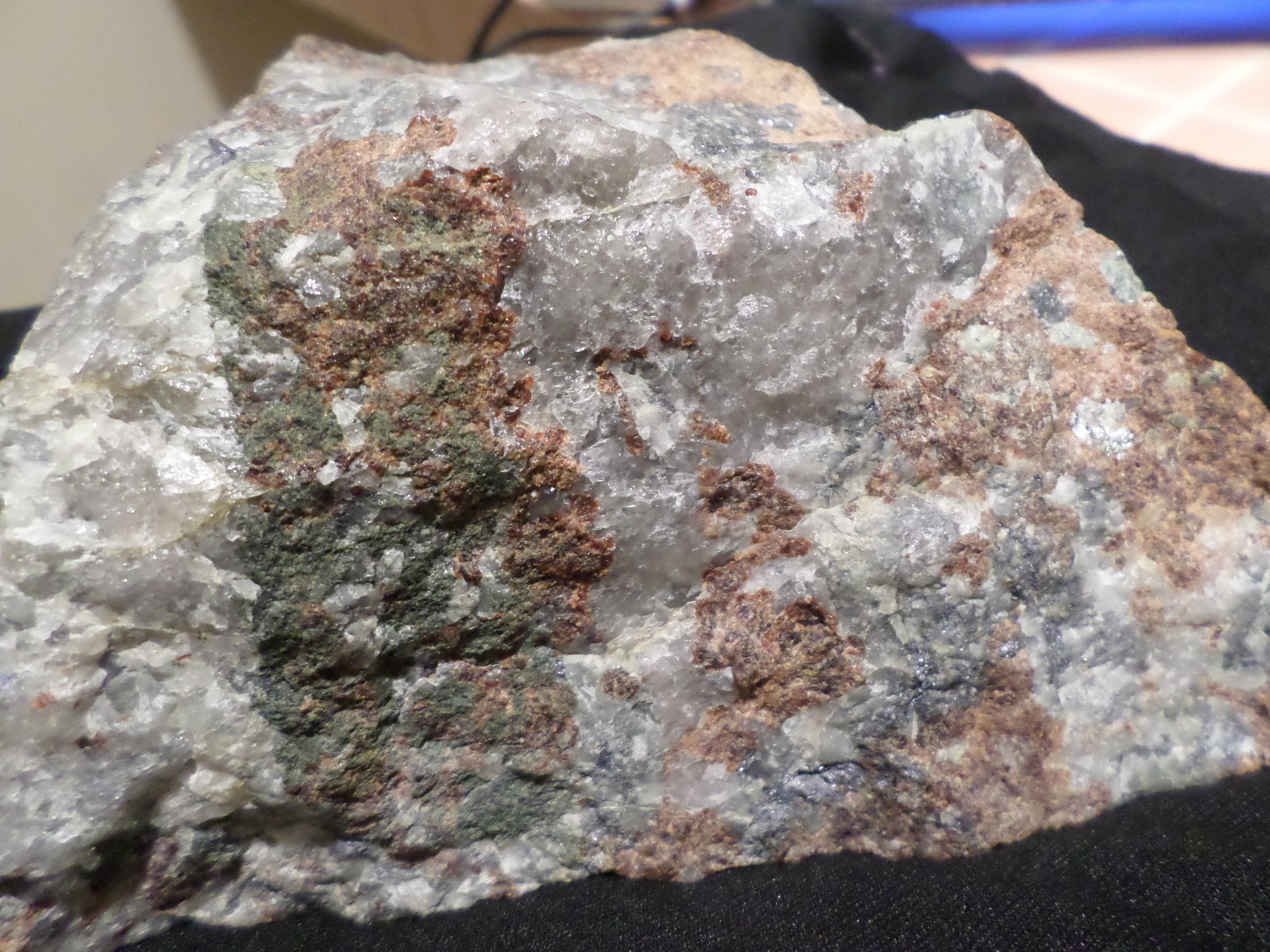 KB: MUSEUM QUALITY/SIZE CONCENTRATED FL. SCHEELITE & POWELLITE, PINE ...