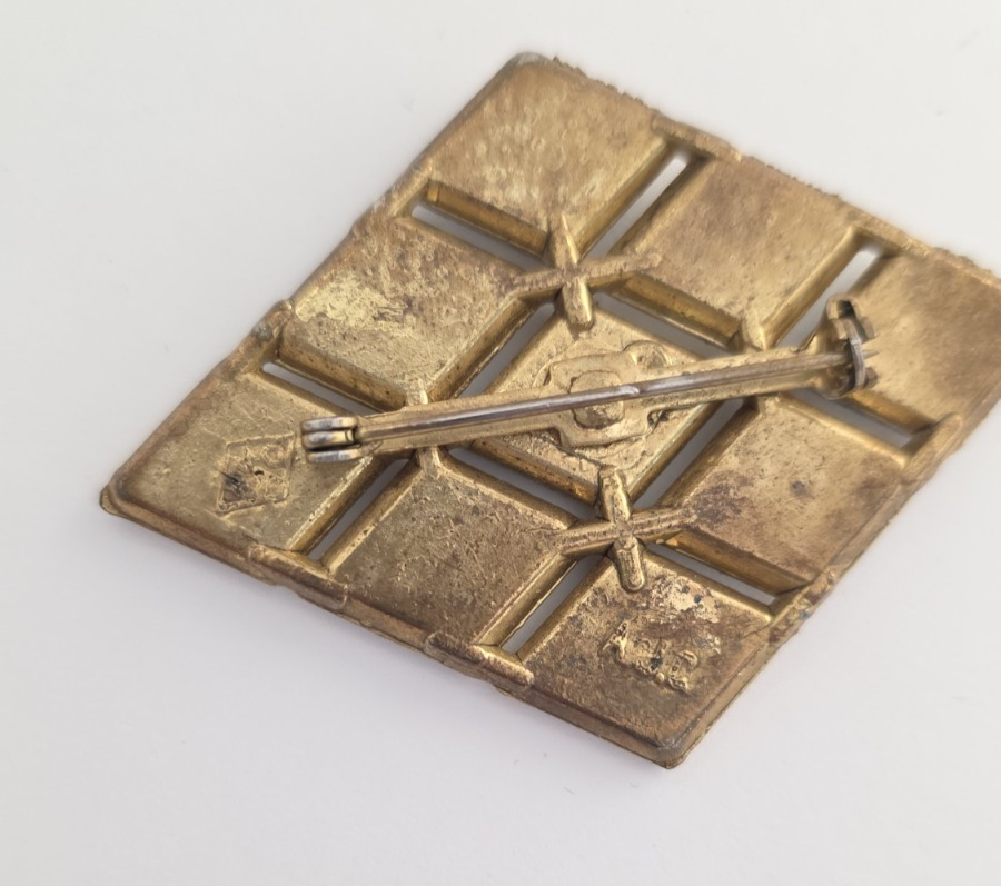 Vintage Gold Tone Diamond Shaped Brooch Rhinestone Center Signed A. J.C ...