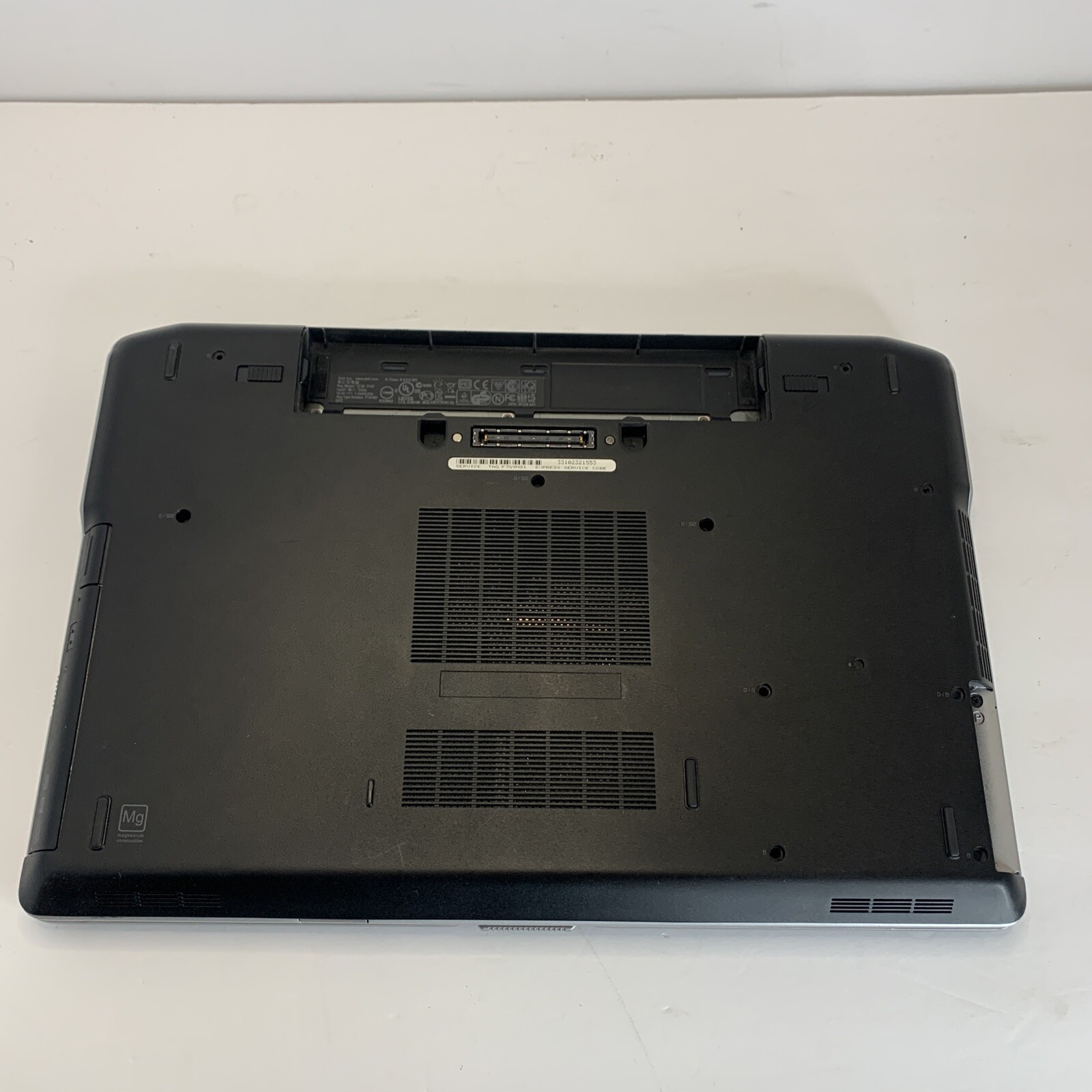 Dell Latitude E6520 (p14F) Laptop - For Parts - Good plastic and hinges ...