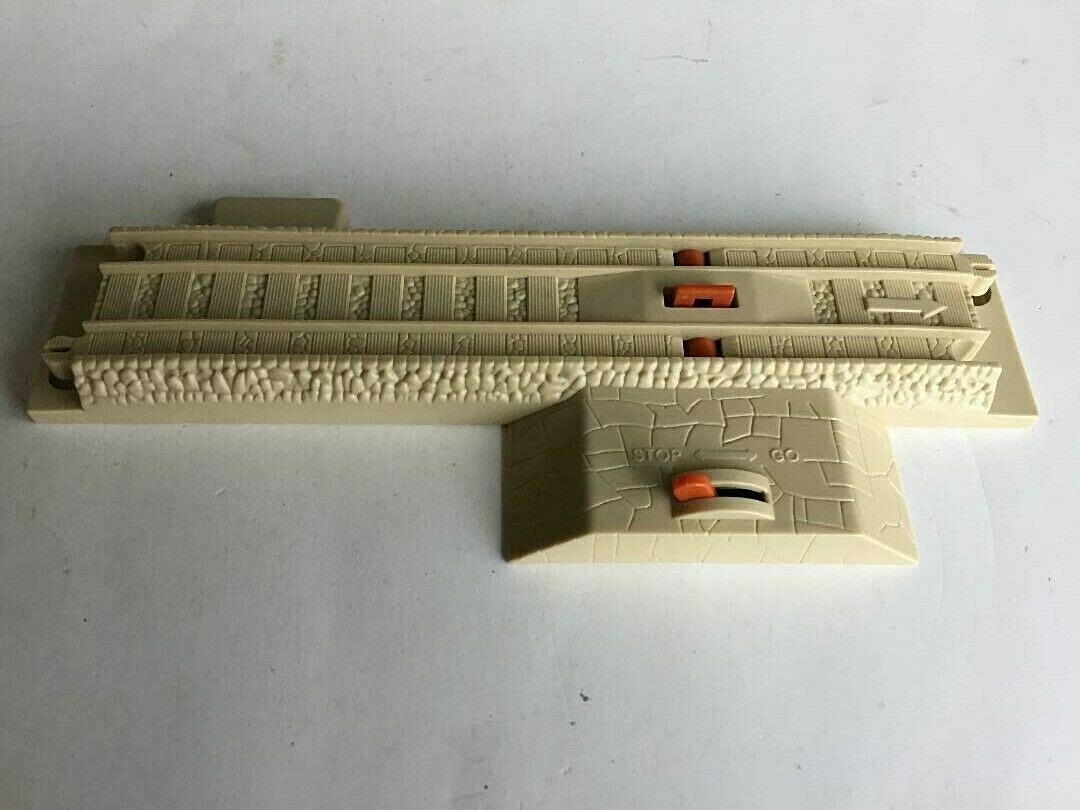 Thomas Trackmaster 8.5" Straight Tabbed Track Section with Stop-n-Go ...