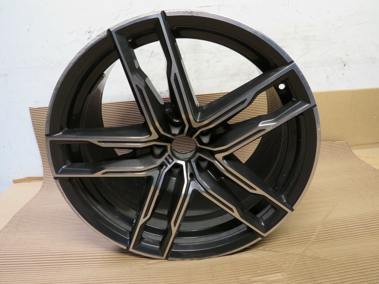 2020-2022 BMW F91 F92 F93 M8 REAR WHEEL RIM 20X10.5 DOUBLE SPOKE 810M ...
