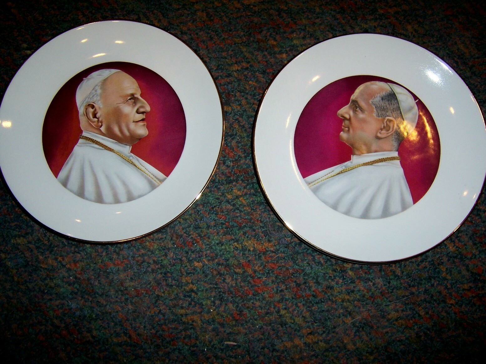 Set of Two (2) Commemorative Gold Trimmed POPE Plates - U.S. Ceramic Co ...
