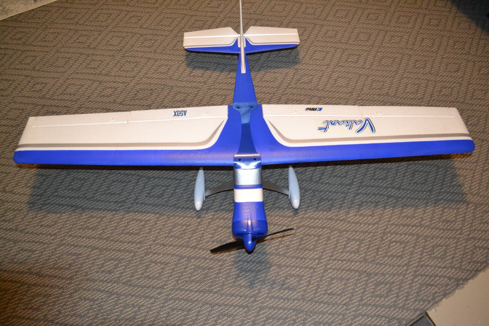 E-flite RC Airplane Valiant 1.3m BNF Basic AS3X and SAFE Select ...