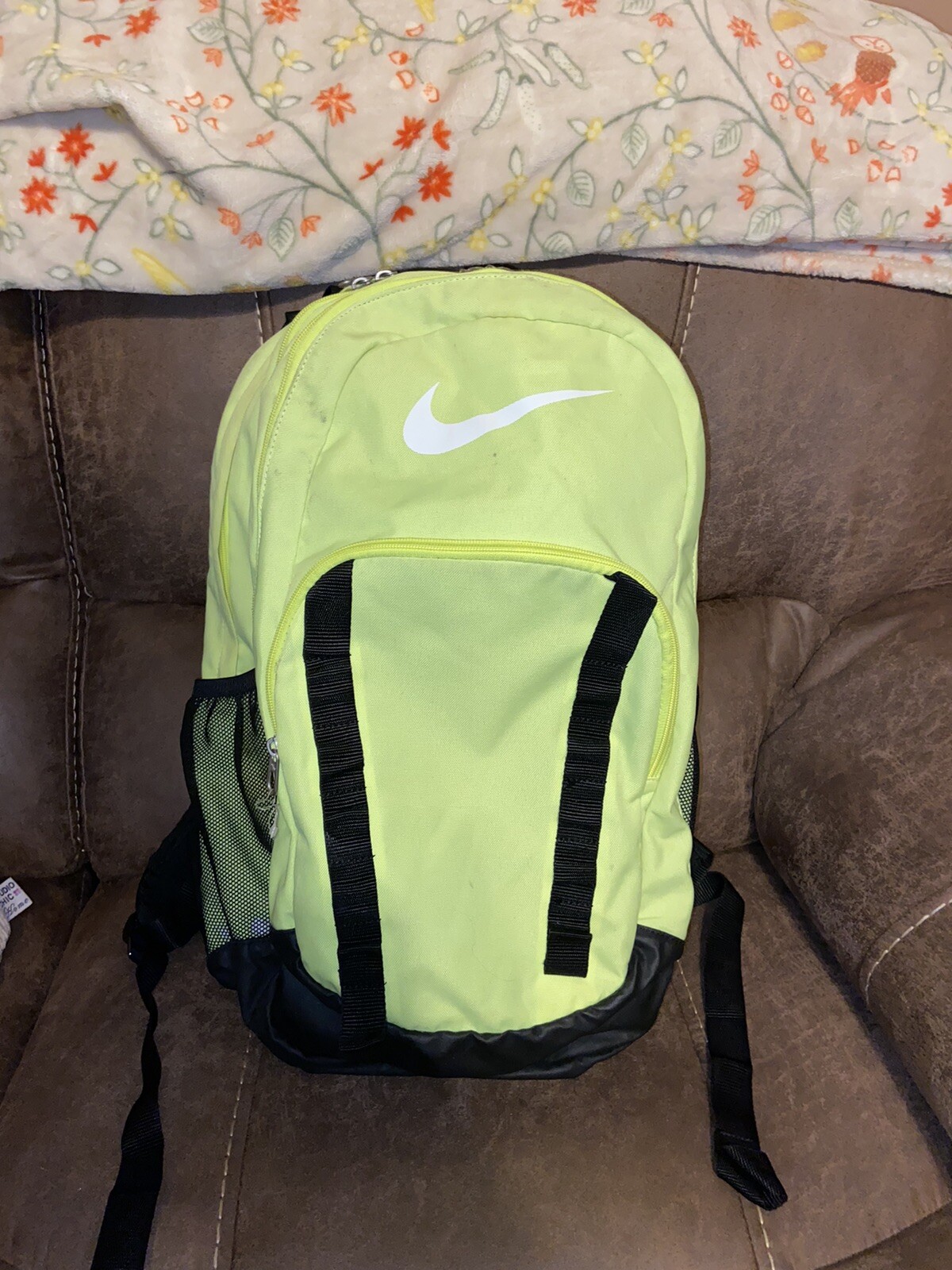Nike Backpack Neon Yellow 5 Compartment For school Or Backpacking ...