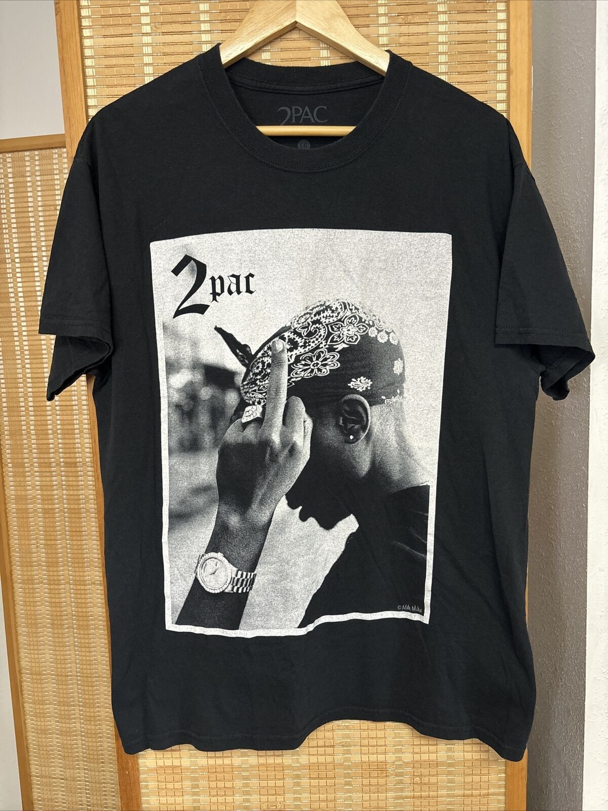 2PAC Tupac Shakur Middle Finger Graphic Tshirt Men’s … - Gem