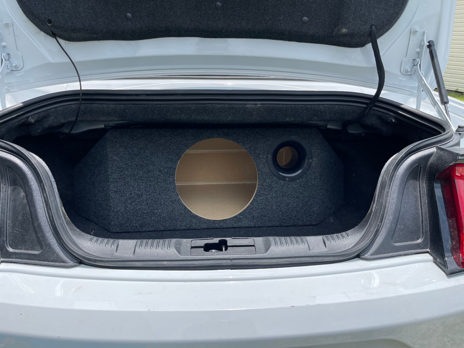 ZEnclosures 2015-2025 Mustang CONVERTIBLE PORTED 1-12" Subwoofer Box ...