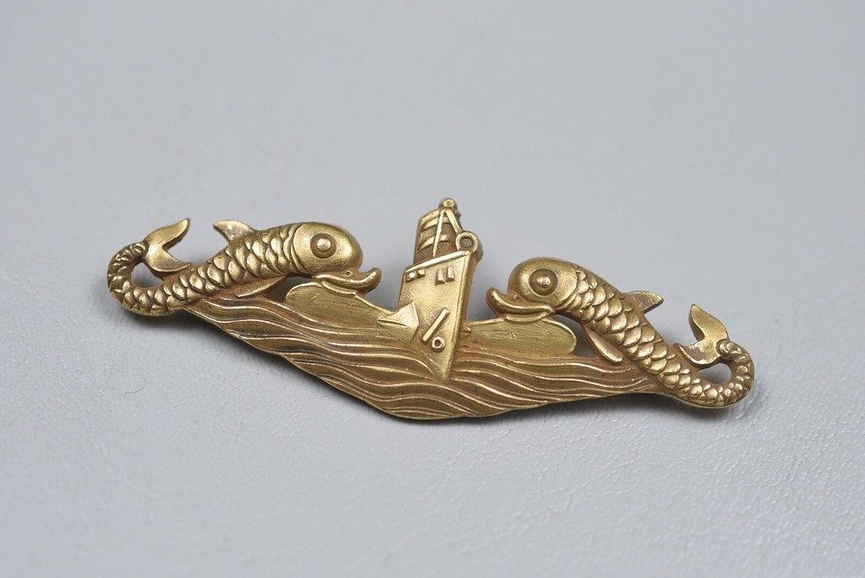 WWII U.S. NAVY SUBMARINE OFFICER DOLPHIN BADGE SET BY H&H – DEEP WAVE ...