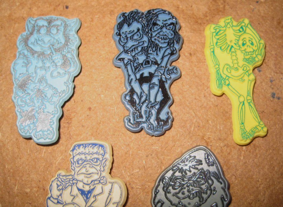 SPOOKY CHEWS collection x5 vintage 1980s horror monsters pin BADGES ...