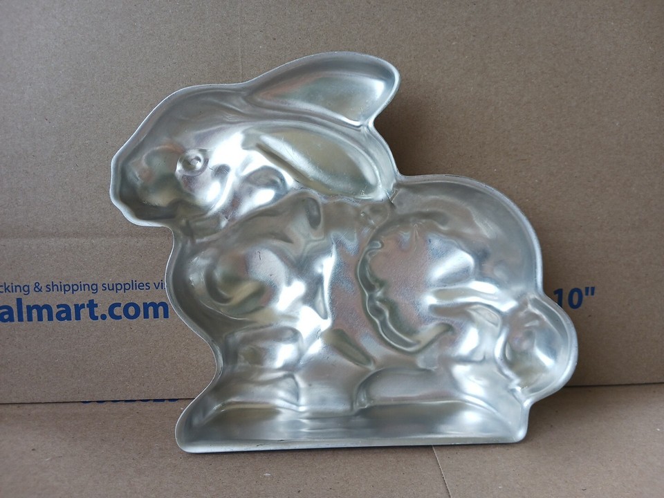 2 piece dimensional realistic rabbit cake mold Easter Bunny LCE407 | eBay
