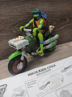 Ninja Turtles Kick Cycle with Exclusive Leonardo Raphael Action Figure ...