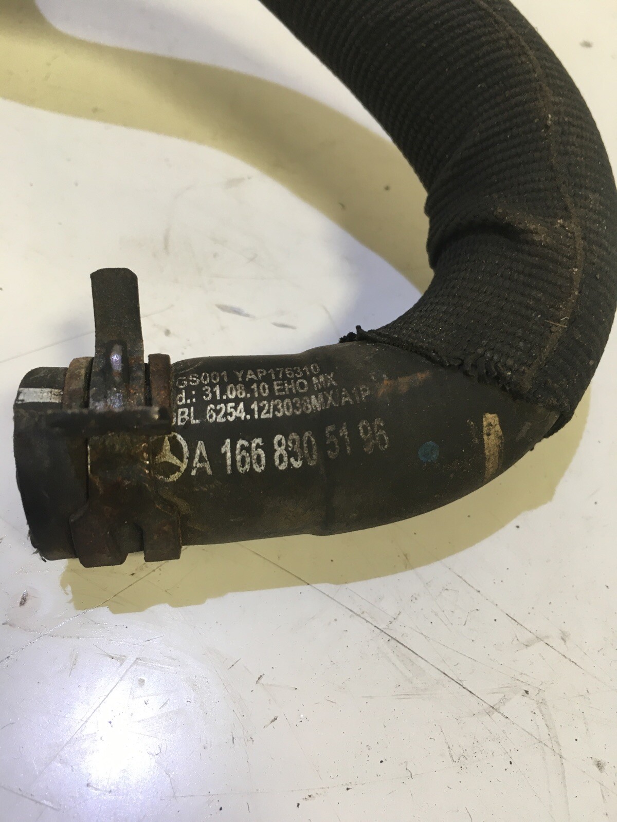 Mercedes-Benz GL Class 2013 X166 Coolant Pipe Heater Hose 1668305196 ...
