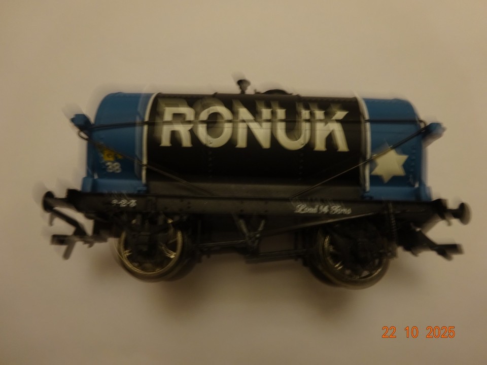 Boxed OO Scale Bachmann 37-654 14 Ton Tank Wagon RONUK | eBay UK