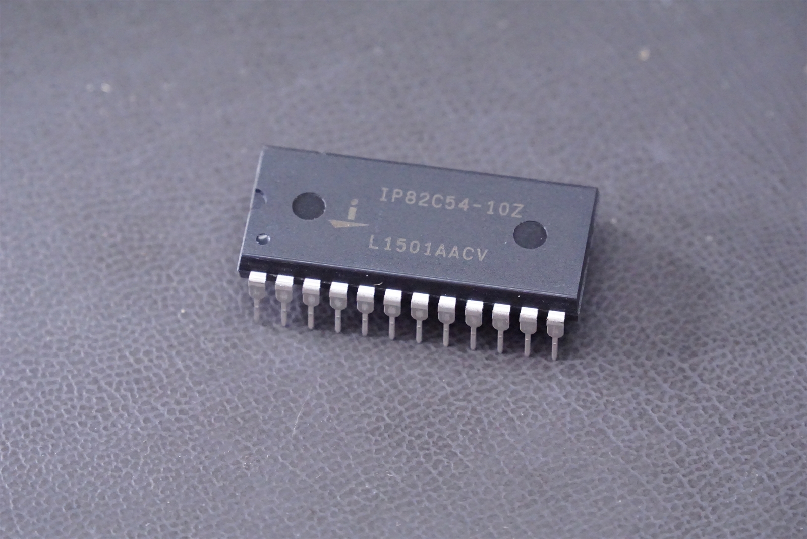 Intersil IP82C54-10Z Programmable Timer Circuit 10MHz 4.5 → 5.5 V 24 ...