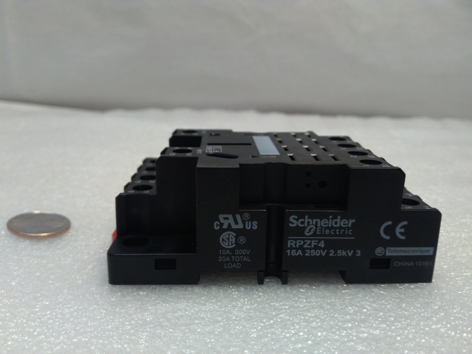 Schneider: RPZF4 - Relay Socket & Hardware PLUG-IN RELAY 250V 15A RPM ...