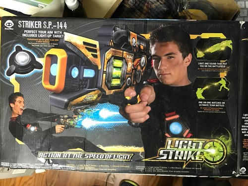WowWee LIGHT STRIKE LASER TAG Electronic Striker Pistol S.P.- 144. | eBay