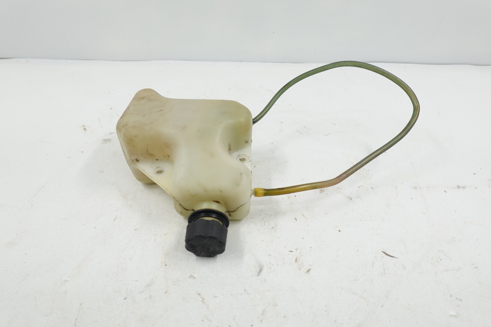 1988-1990 Yamaha SNOSCOOT Snowmobile OEM Engine Motor Oil Tank ...