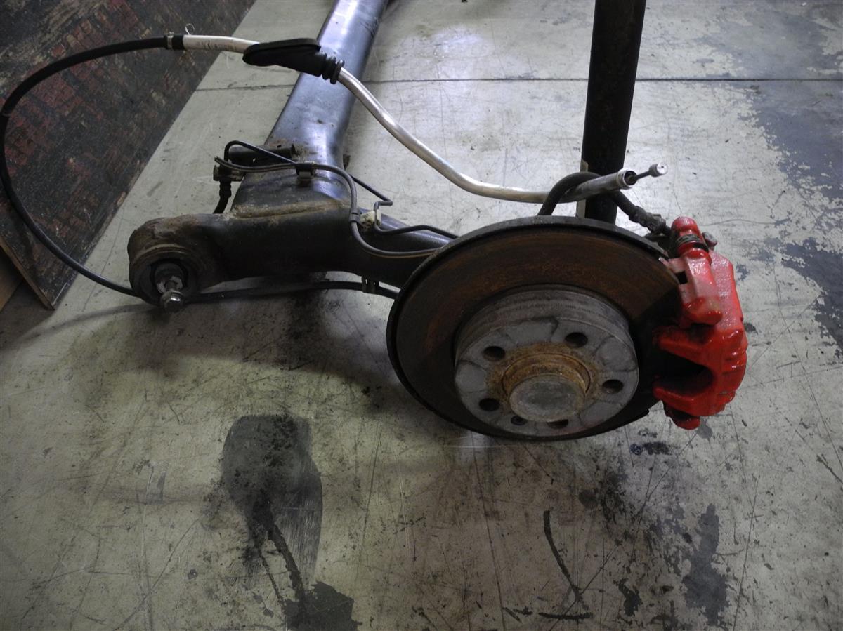 Audi A1 8X Achskörper Hinterachse komplett mit Scheibenbremse/Sattel ...