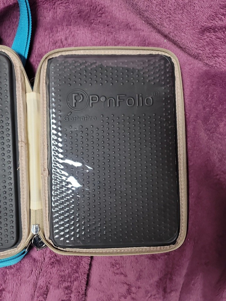 Pinfolio Show Portable Enamel Pin Display and Storage Case. Green & tan ...