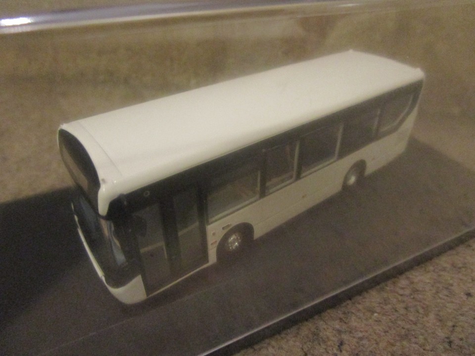 OMNIDEKKA MODELS MMC WTE ENVIRO 200 MMC BUS DEALER PLAIN WHITE ...