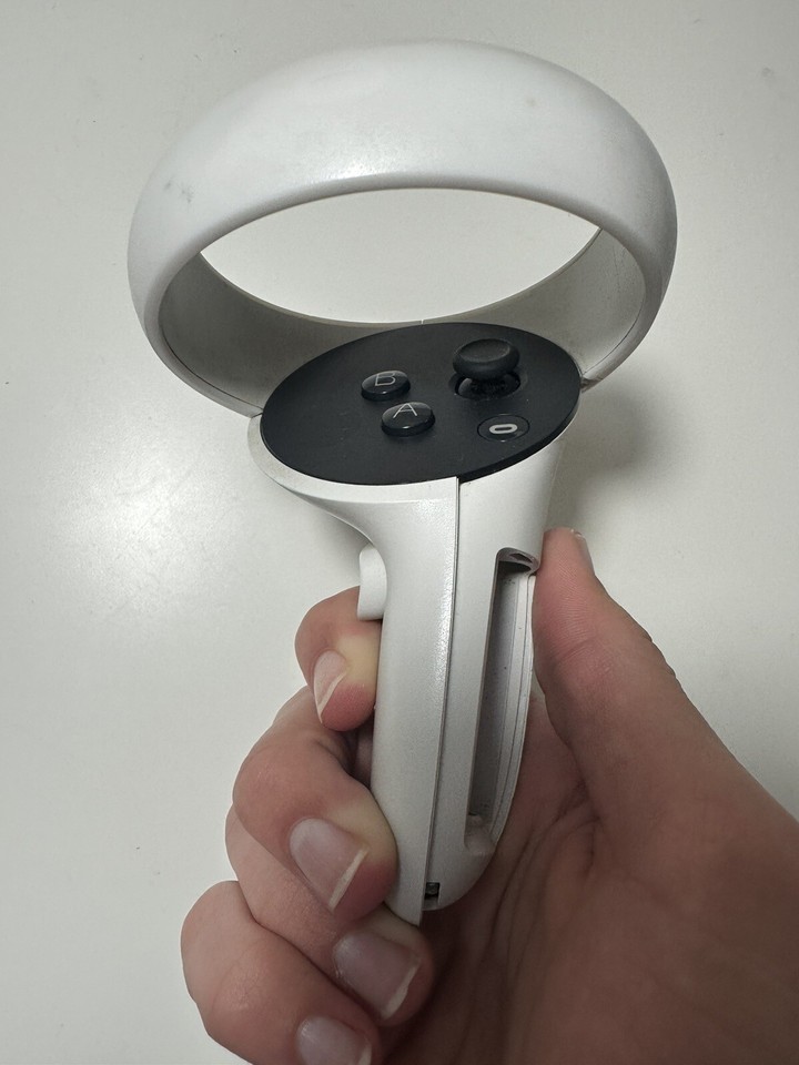 READ Genuine Oculus Quest 2 VR Controller (Right Hand) Controller Only ...