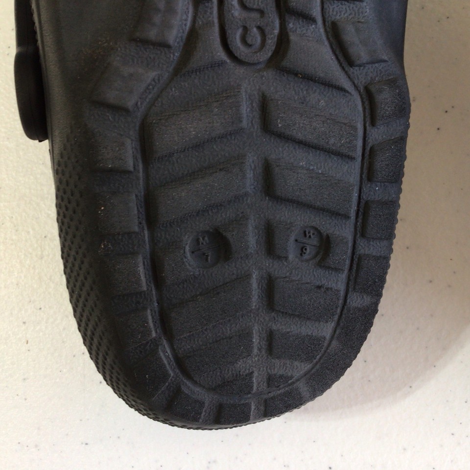 Crocs Mens 7M Womens 9M Baya Black Fuzzy Fur Lined Slip On Clog Mule ...