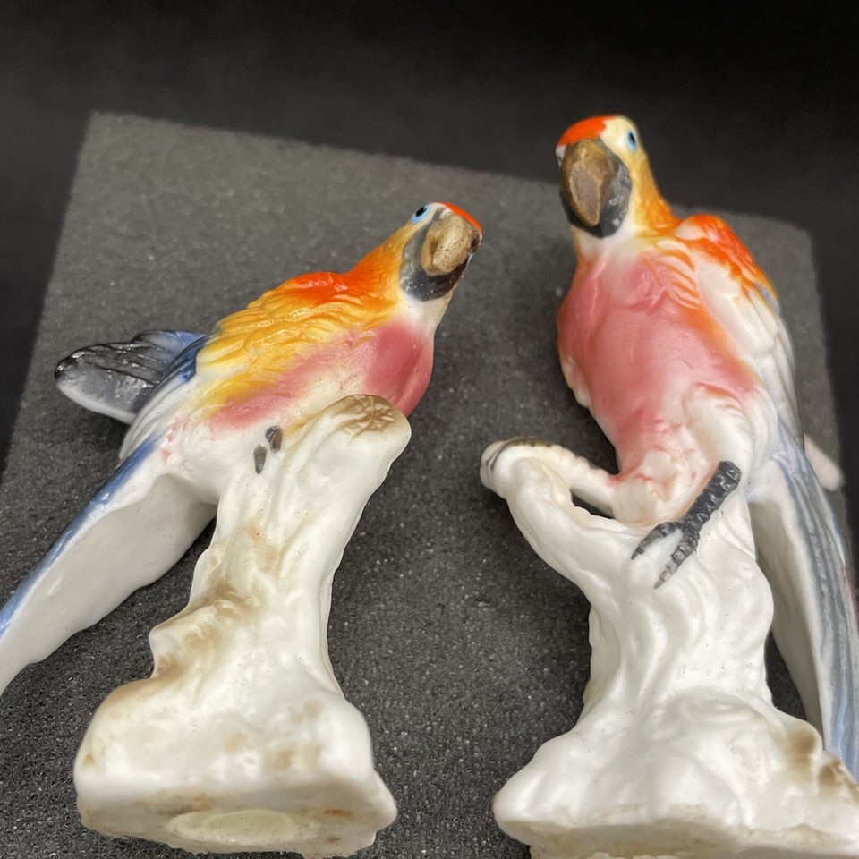 Vintage Ceramic 2” Parrot Figurines Great Condition Hand Painted Set Of ...