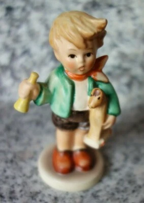 original Hummel Figur Hum Hum 239/C 'Junge mit Holzpferd