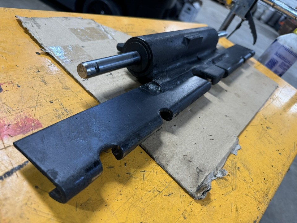 (GOOD USED) CASCADE SIDE SHIFT CYLINDER ASSY. 205841 (1PC) | eBay