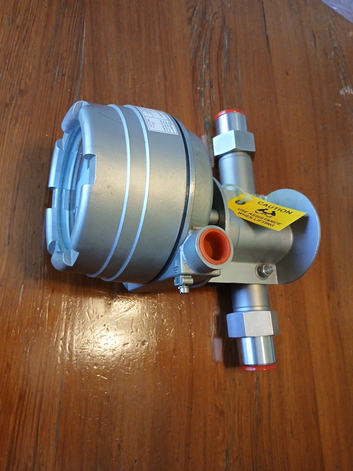 BROOKS INSTRUMENT 3809 , 4-20mA Flow Meter Transmitter, 0-6 GPM, 1" NPT ...