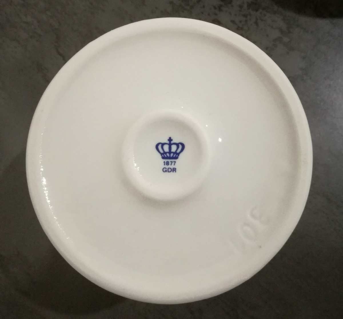 Unbemannt Kruste Entsprechend porzellan mit krone gestempelt Rendezvous ...