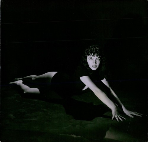 LG829 Original Photo EROTIC FEMME FATALE Sultry Vixen Sexy Brunette ...