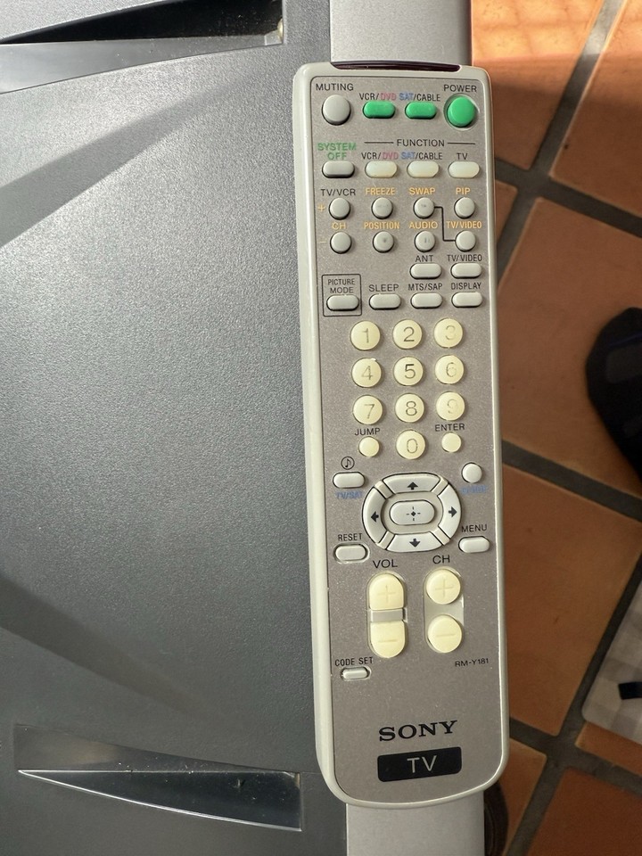 Vintage 2000s SONY Wega Trinitron 27” CRT TV W/Remote KV-27FS200 Retro ...