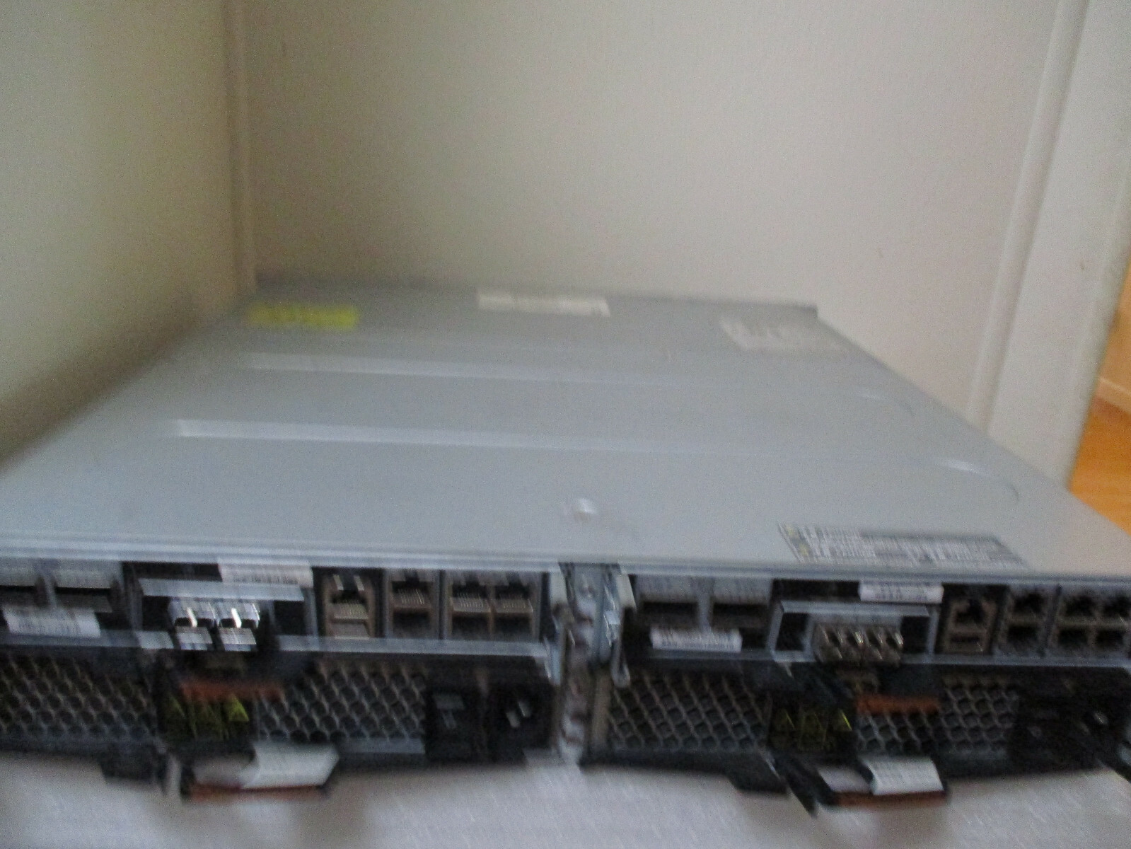 NETAPP FAS2220 storag ARRAY X3245A-R6 2 controller 2 X1150A-R6 8GB FC ...