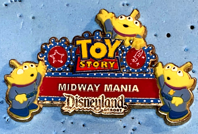 DISNEY DLR 2008 TOY STORY MIDWAY MANIA LITTLE GREEN MEN RUBBER FREE-D ...