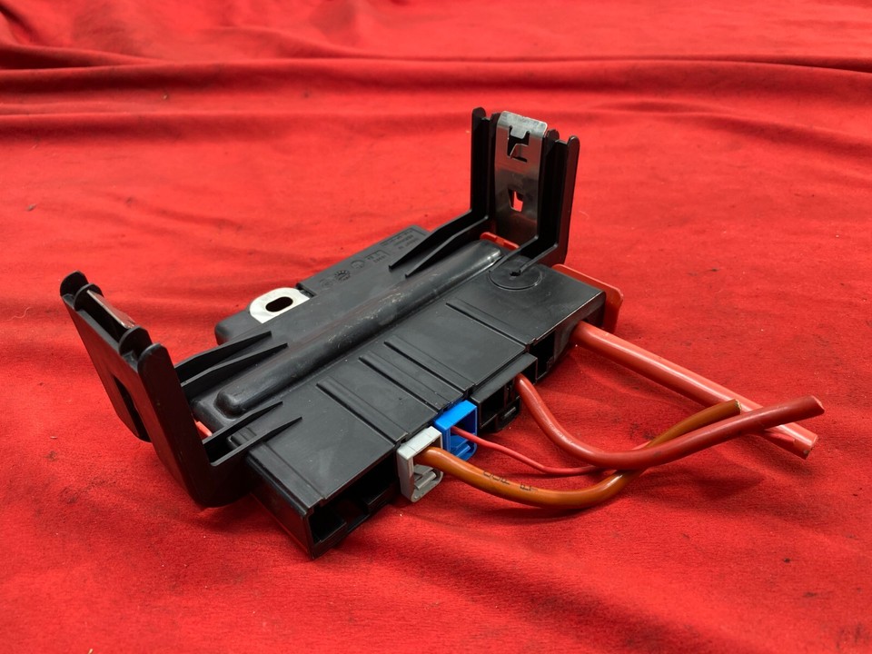 07-14 BMW E70 E71 X5 X6 Positive Battery Power Distribution Junction ...