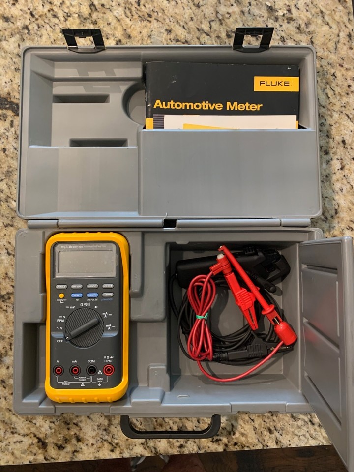 Fluke 88 Automotive Multimeter - MINT Condition with Case, Manual ...
