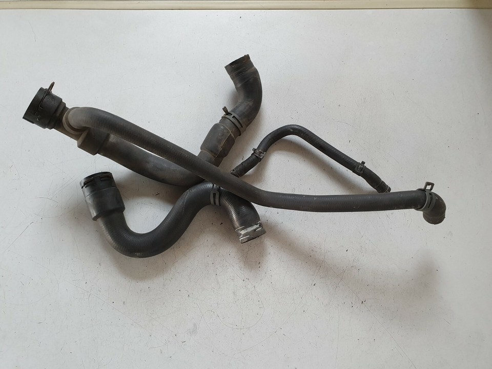 Audi A4 Avant 1997 8D5, B5 1.8 Set Tubo Radiatore Tubo Refrigerante ...
