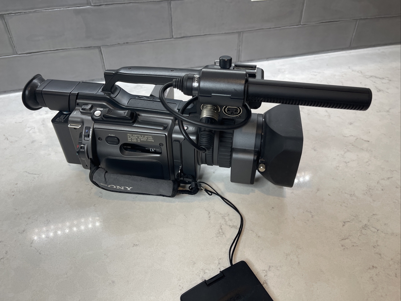 SONY DSR-PD150 Digital Video Camcorder Bundle Very Good Condition ...