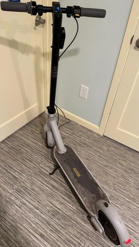 Segway Ninebot MAX G30LP Electric Scooter – Great Condition, 34 Charge ...